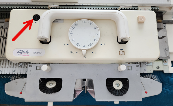 Machine Knitting | SK860 Studio | Knitting Machine